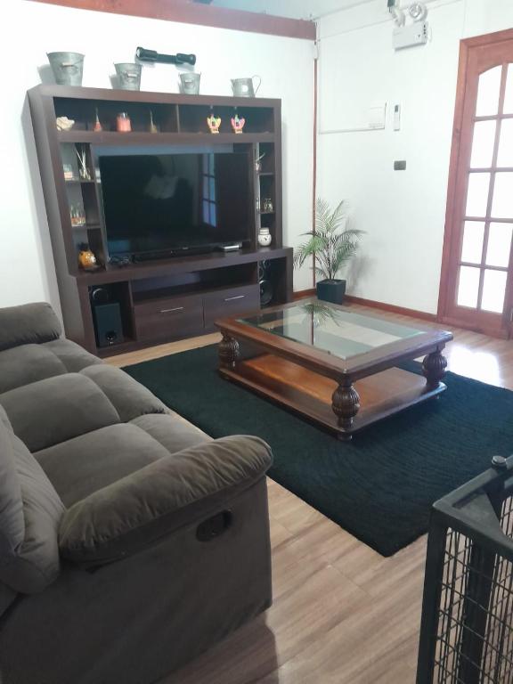 Linda y cómoda cabaña en un entorno natural, Los Ángeles (precios ...