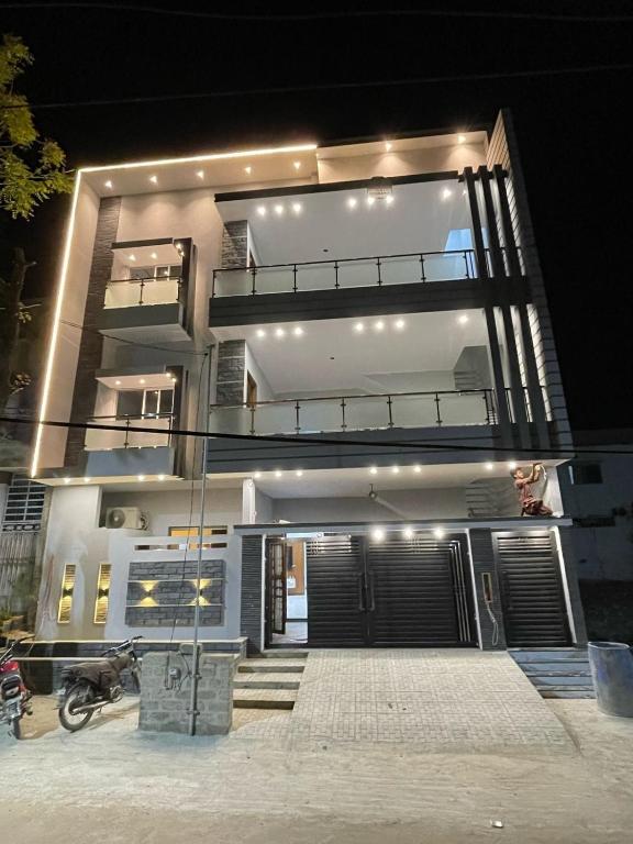 Brand New Luxuries and Cozy Beautiful Home in Gulshan-e-Maymar, Karachi ...