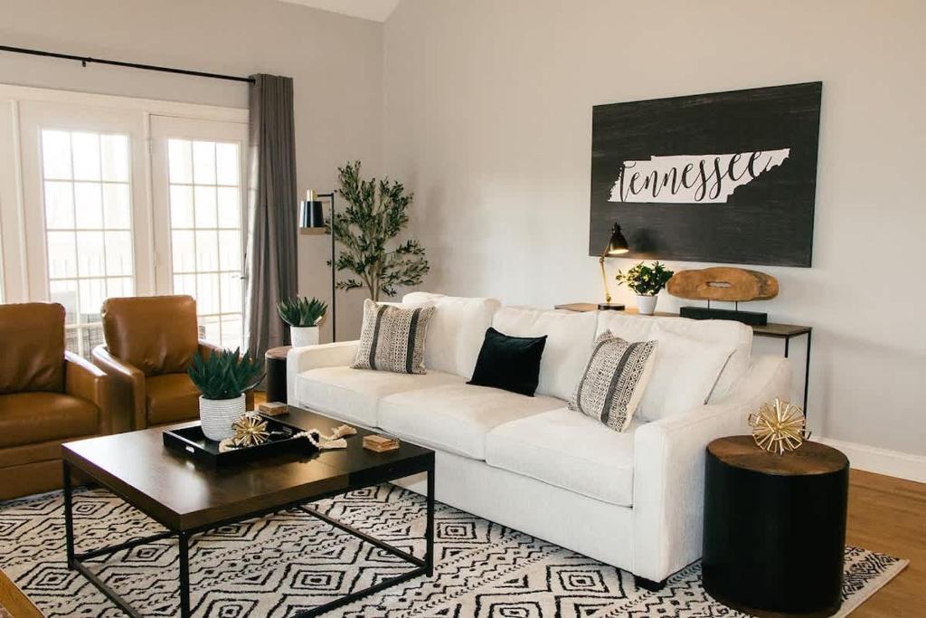Sprawling Sylvan Park Estate, Nashville (updated prices 2025)