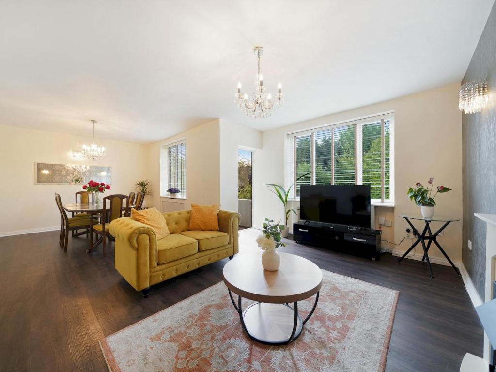 Charming and stylish flat in NW3 Pass the Keys, London (updated prices ...