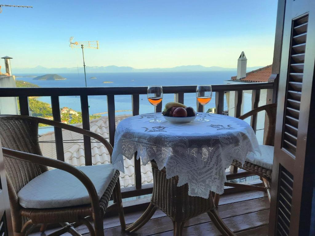 Adamantia's Home, Glossa (aktualisierte Preise für 2025)