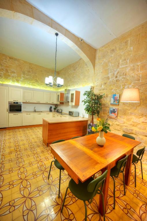 Magestic palazzo, jacuzzi on roof terrace GOVAL-3, Valletta (nove ...