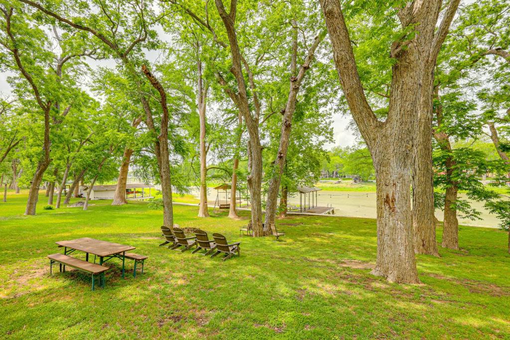 Waterfront Seguin Lake House Near Downtown, Seguin (updated prices 2026)