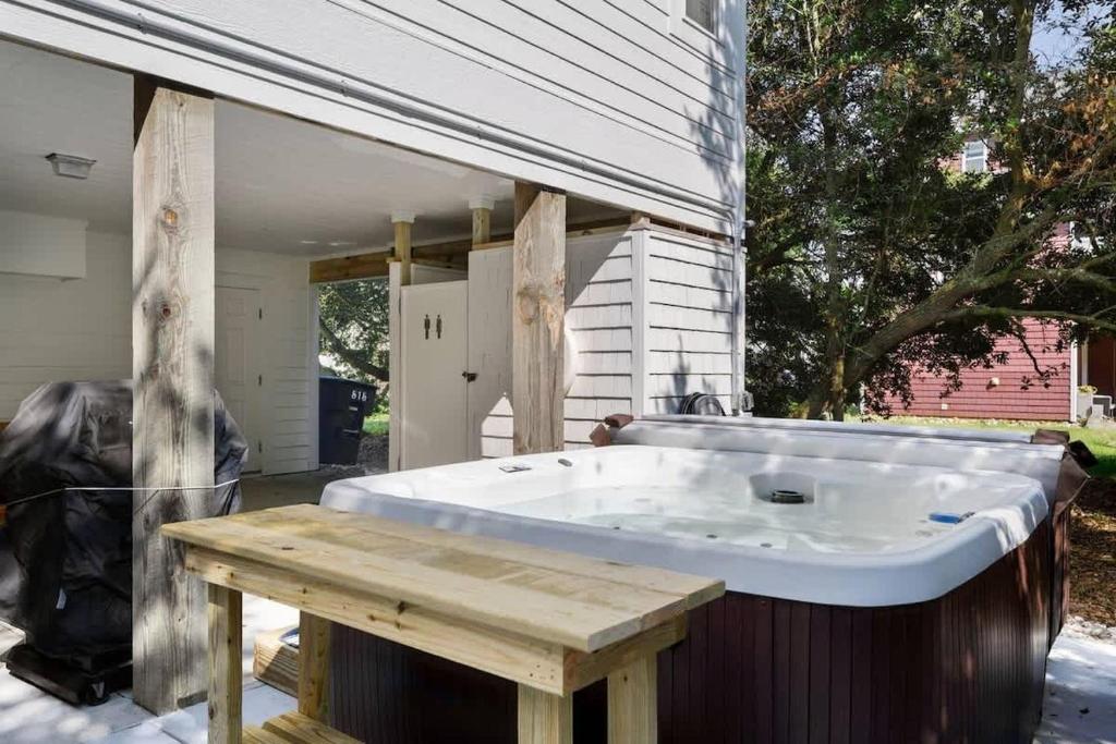 Amazing Sunsets Hot Tub & Flex Stays, Kill Devil Hills (updated prices ...