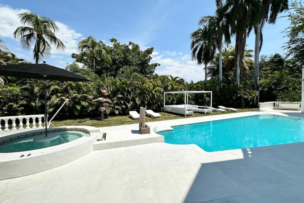 Art and Sculptures Peñon, Girardot (updated prices 2025)