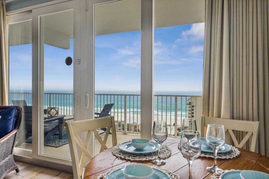 Spacious Beachfront Condo! Sleeps 8 with Gulf Views! by Dolce Vita ...