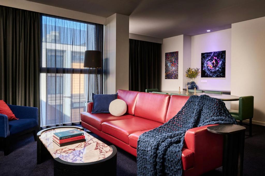 Midnight Hotel, Autograph Collection, Canberra (updated prices 2025)