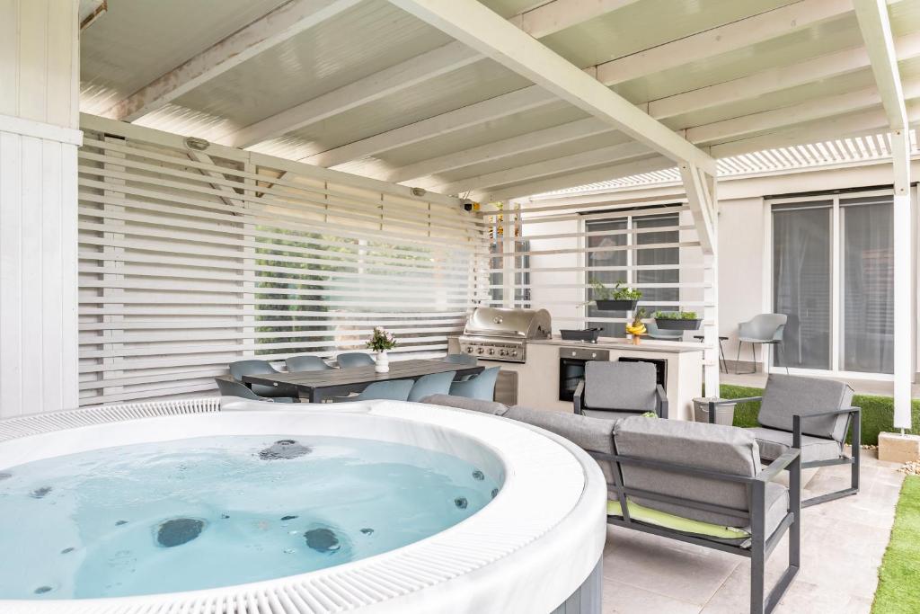 BalatonGardens Apartman, Balatonudvari (updated prices 2026)