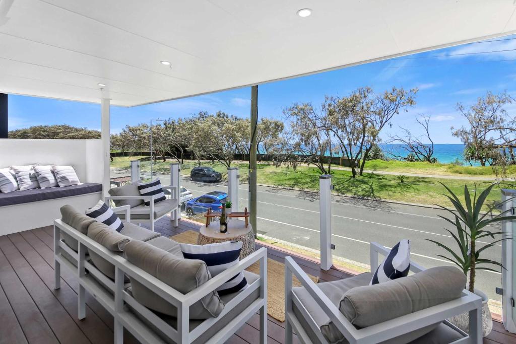 The Pacific - Absolute Beachfront in Buddina, Buddina (updated prices 2025)