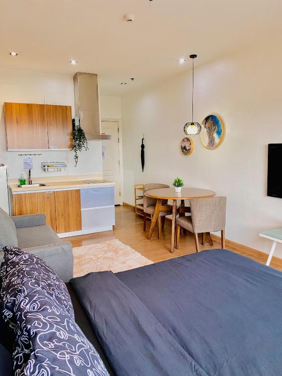 Gramercy Studio Unit- Rockwell View, Manila (updated prices 2025)