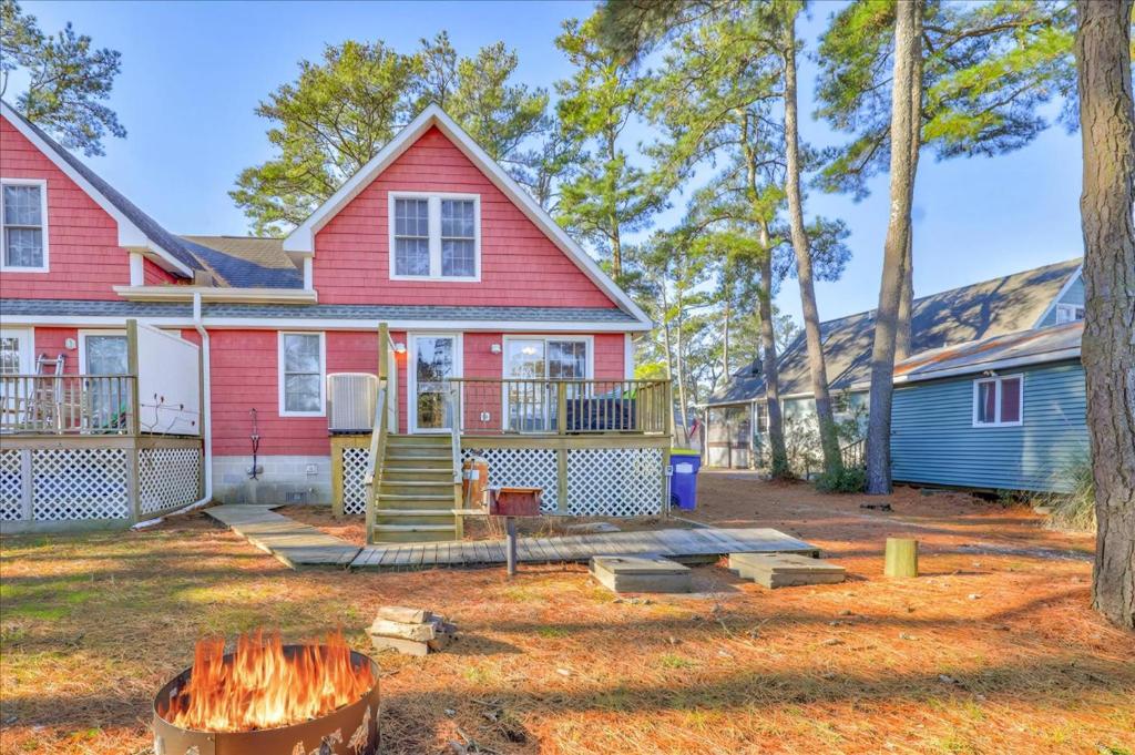 Whispering Pines, Black Point Landing (updated prices 2025)