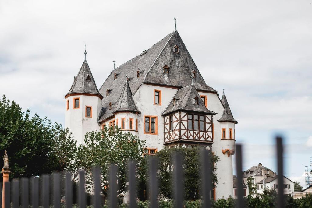 Schloss Schönborn, Geisenheim (updated prices 2026)