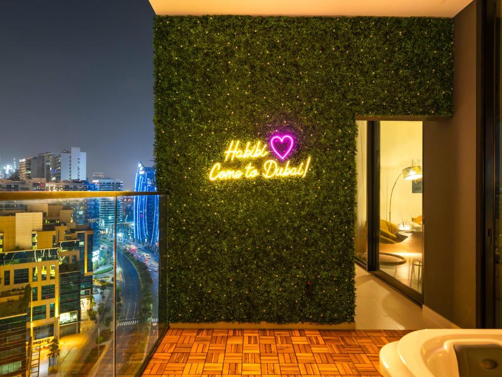 Premium Burj Khalifa View & Private Jacuzzi, Dubai (aktualisierte ...