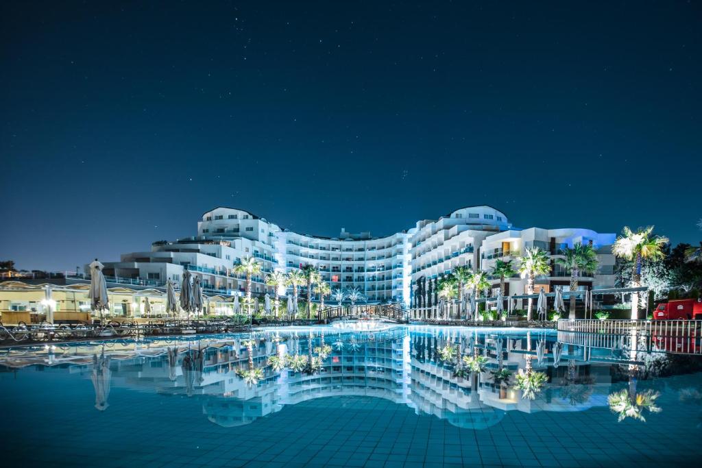 Sealight Resort Hotel, Kuşadası (updated prices 2026)