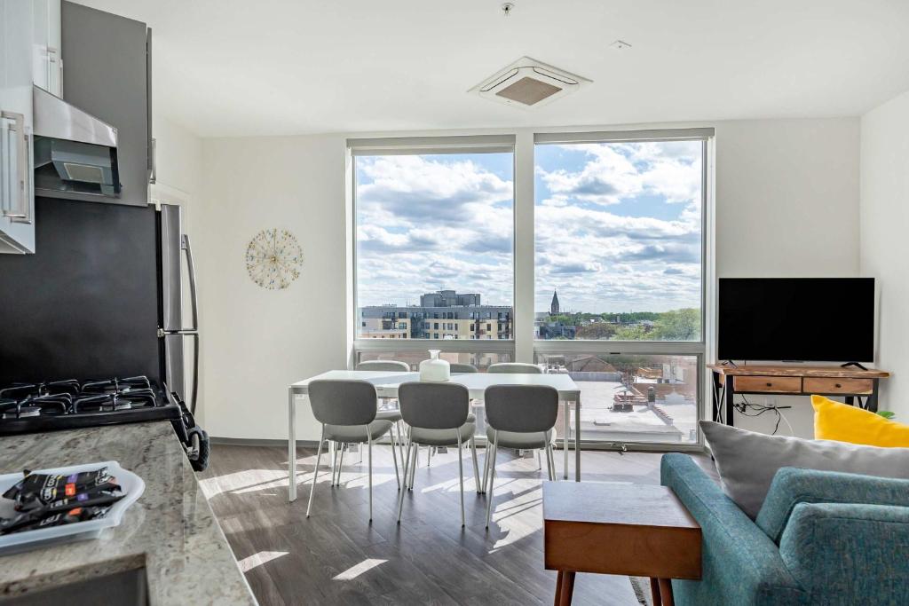 Brand New 2BR Chicago City Escape, Chicago (updated prices 2026)