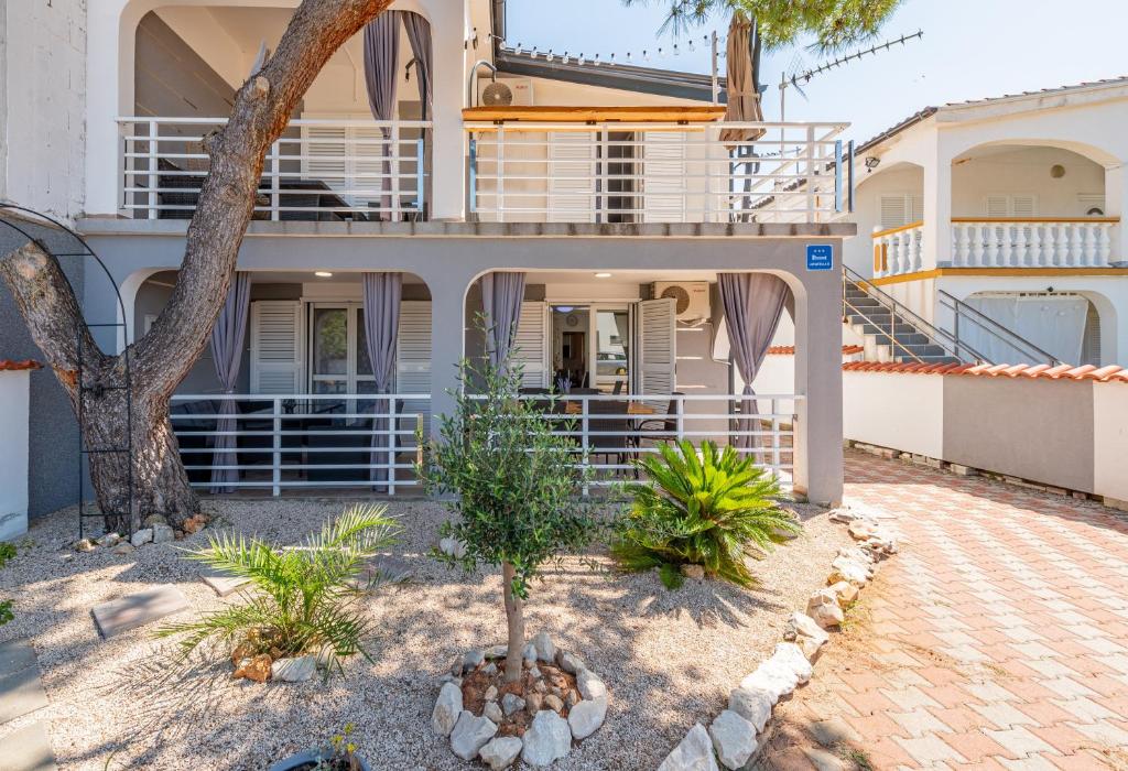Apartments Laura, Vir (aktualisierte Preise für 2025)