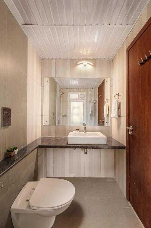 The Elite Apartment by Red Olive Near Aster CMI, Bangalore (updated ...