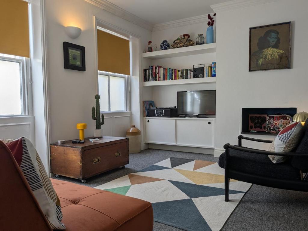 Eclectic Beach Basement, Brighton & Hove (aktualisierte Preise für 2025)