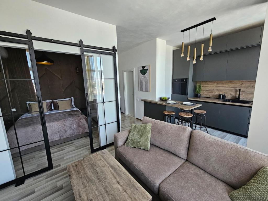 Luxury Penthouse with Private Jacuzzi & Sea View, Durrës (updated ...