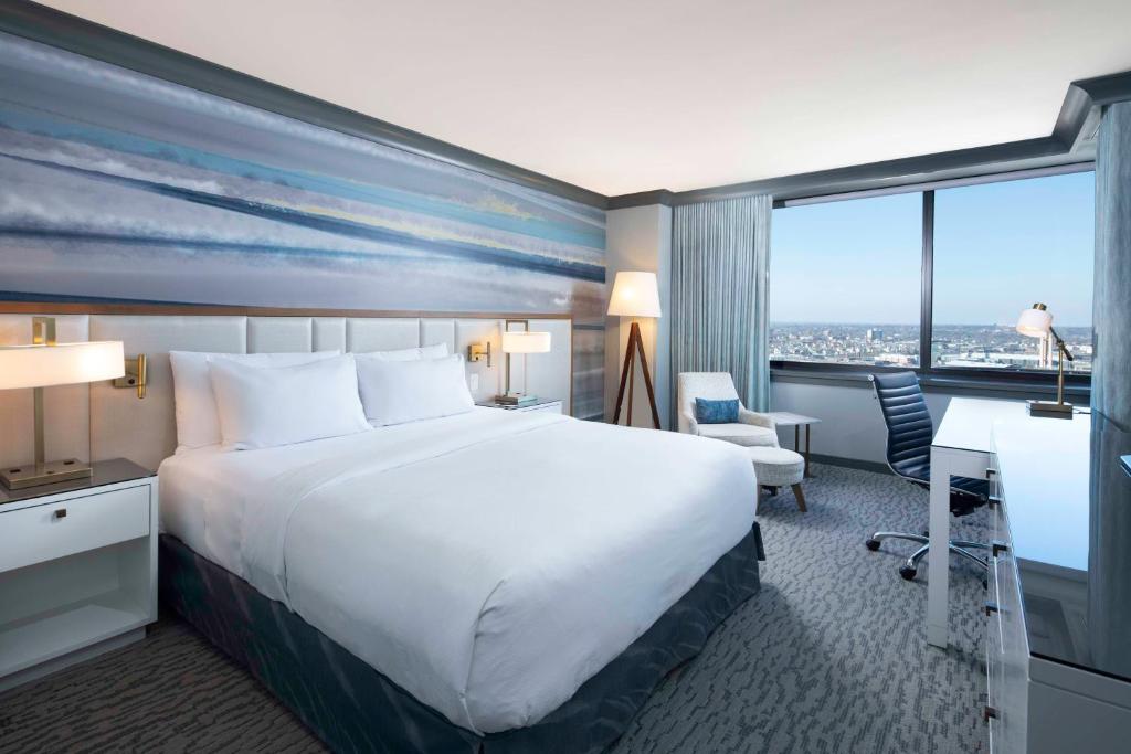 The Lofton Hotel Minneapolis, Tapestry Collection by Hilton ...