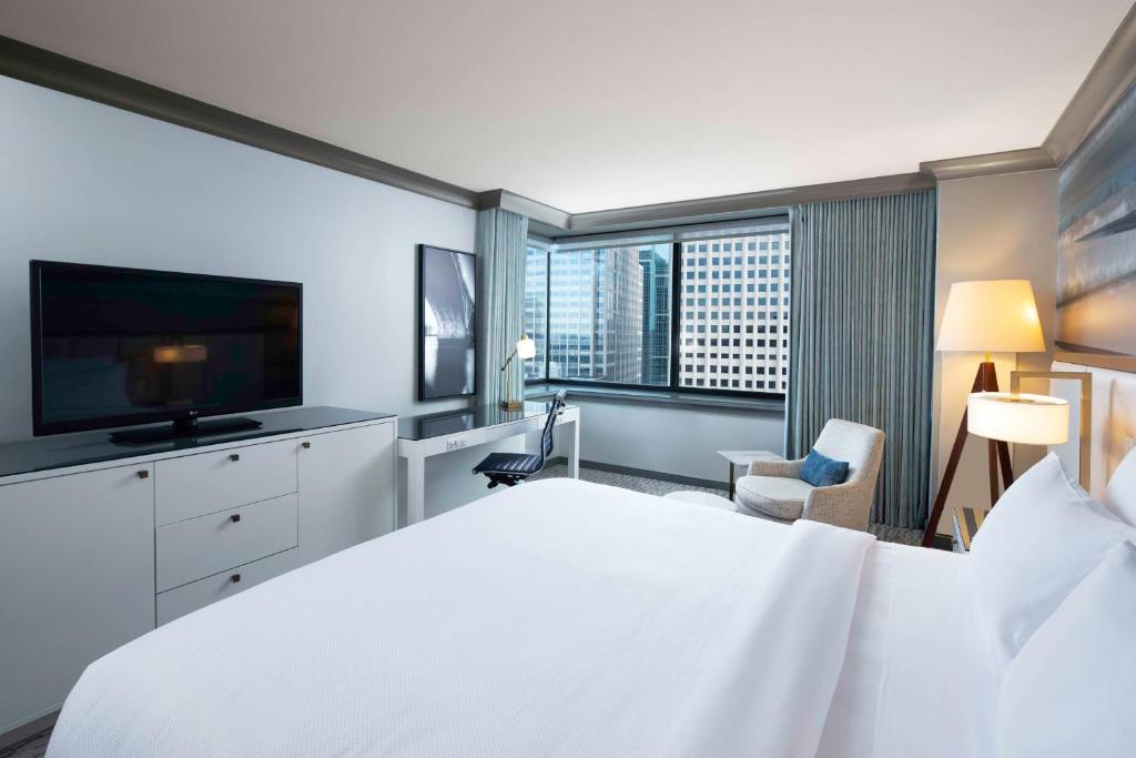 The Lofton Hotel Minneapolis, Tapestry Collection by Hilton ...