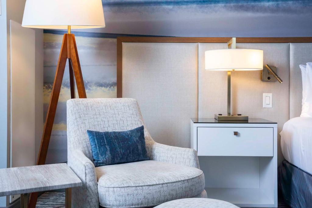 The Lofton Hotel Minneapolis, Tapestry Collection by Hilton ...