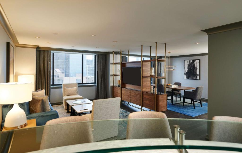 The Lofton Hotel Minneapolis, Tapestry Collection by Hilton ...