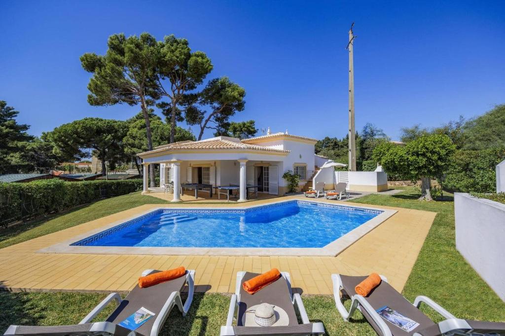 Villa Casa Sophia by Villa Plus, Olhos de Água (preços atualizados para ...