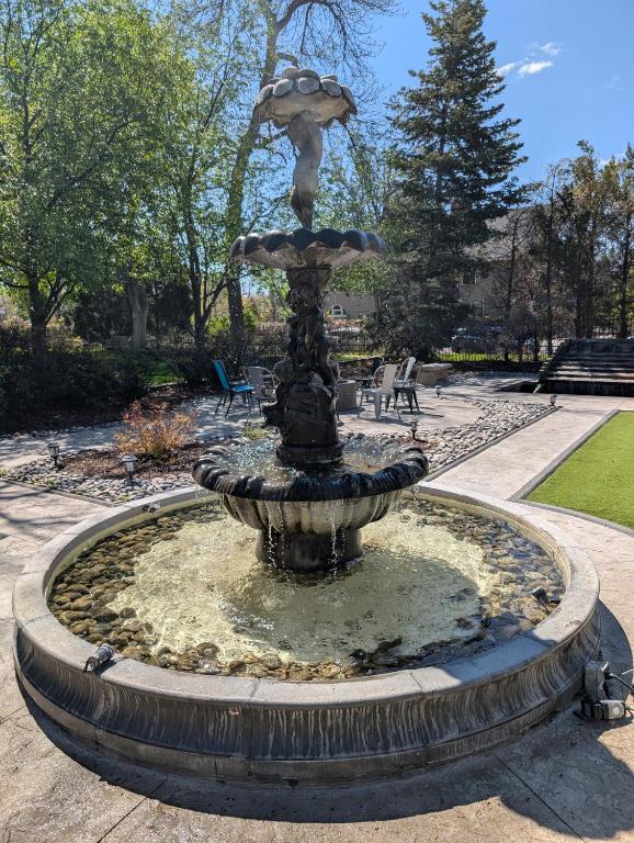 Luxury at the 1912 Sharp Mansion, Colorado Springs (updated prices 2026)