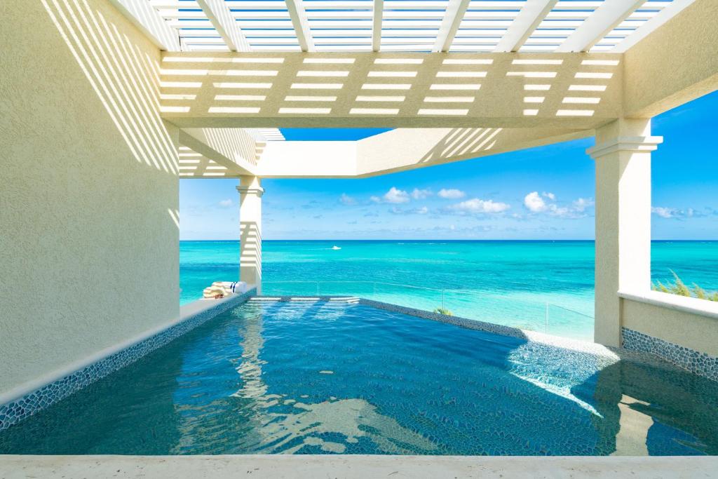 Windsong on the Reef, Grace Bay (updated prices 2025)