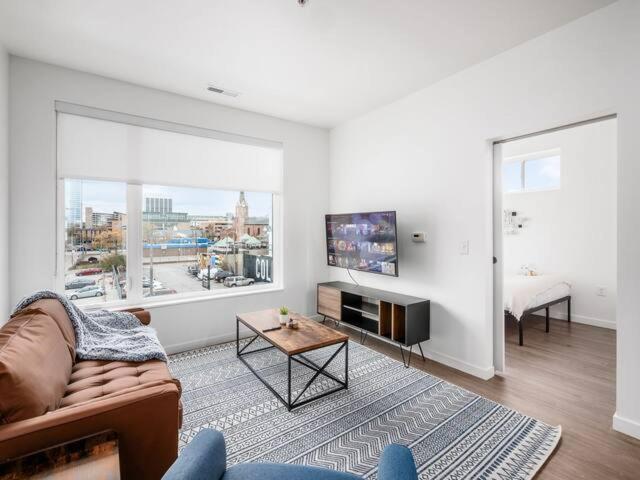 319 - Harlow -- BRAND NEW - Downtown - High-End Apt - Fast Wifi ...