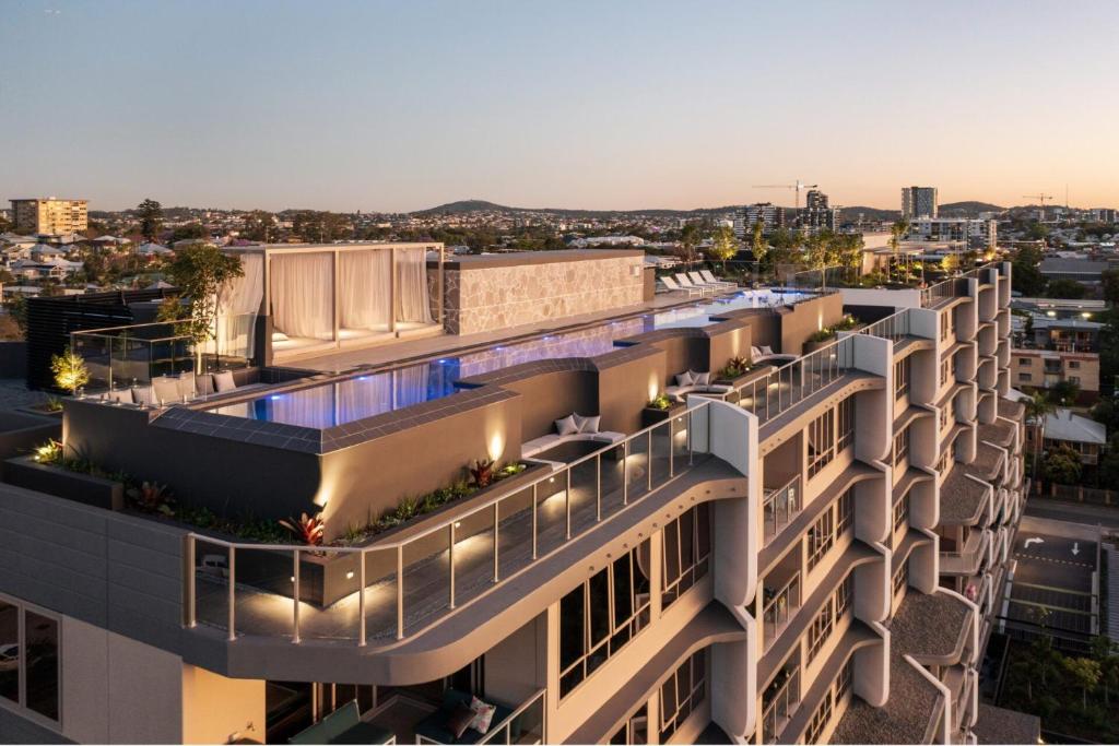 The Sinclair - Luxury Brisbane Apartment near The Gabba with Rooftop ...