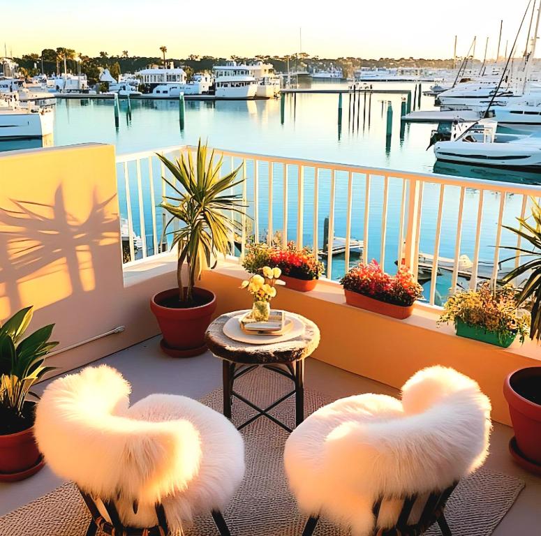 Lux Harbor Apartment Homes in Marina Del Rey, Los Ángeles (precios ...