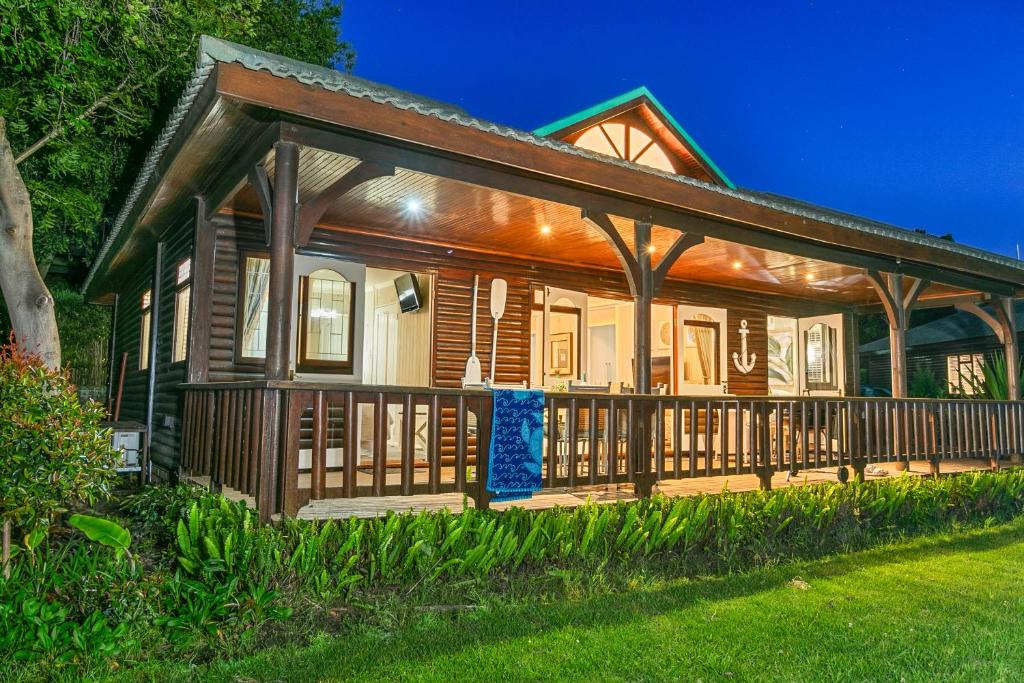 Knysna River Club Getaways - Luxury waterfront chalets, Knysna (updated ...