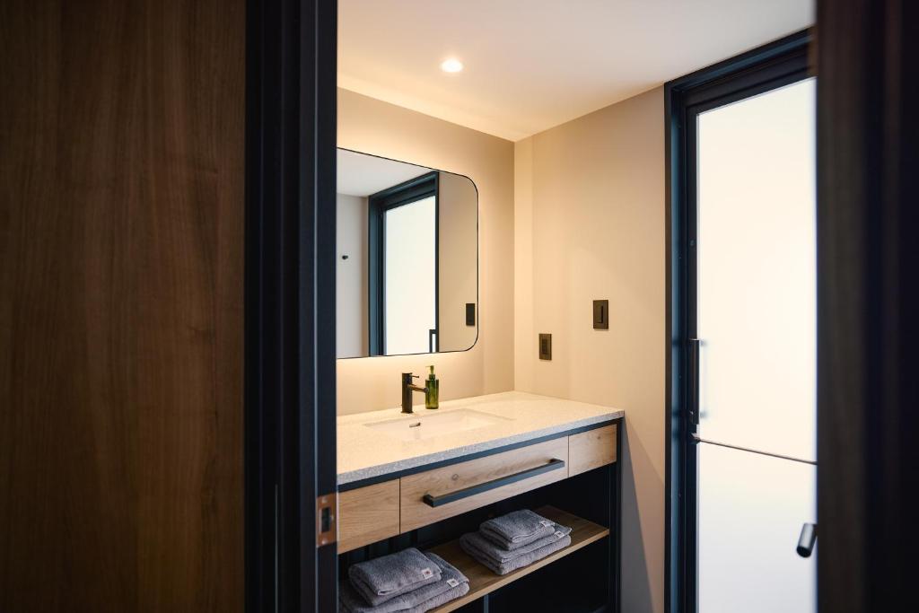 BASE LAYER HOTEL Nagoya Nishiki（名古屋市）：（最新料金：2025年）