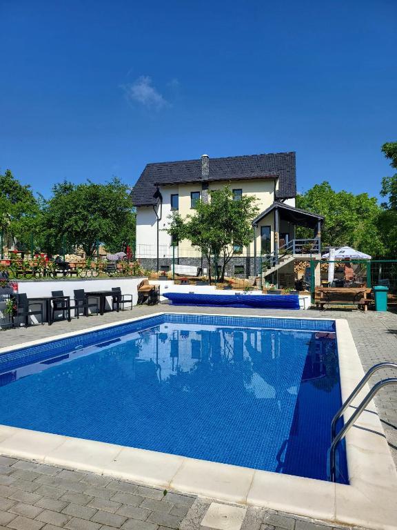 Pensiunea Casa Dacilor, Podeni (updated prices 2026)