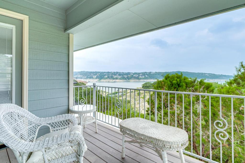 Beach and Pool Access at Lake Travis Family Getaway!, Point Venture ...
