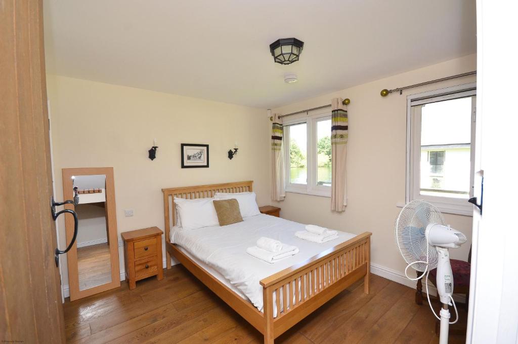 Riversmead Cottage in the center of the village of Horning on the ...