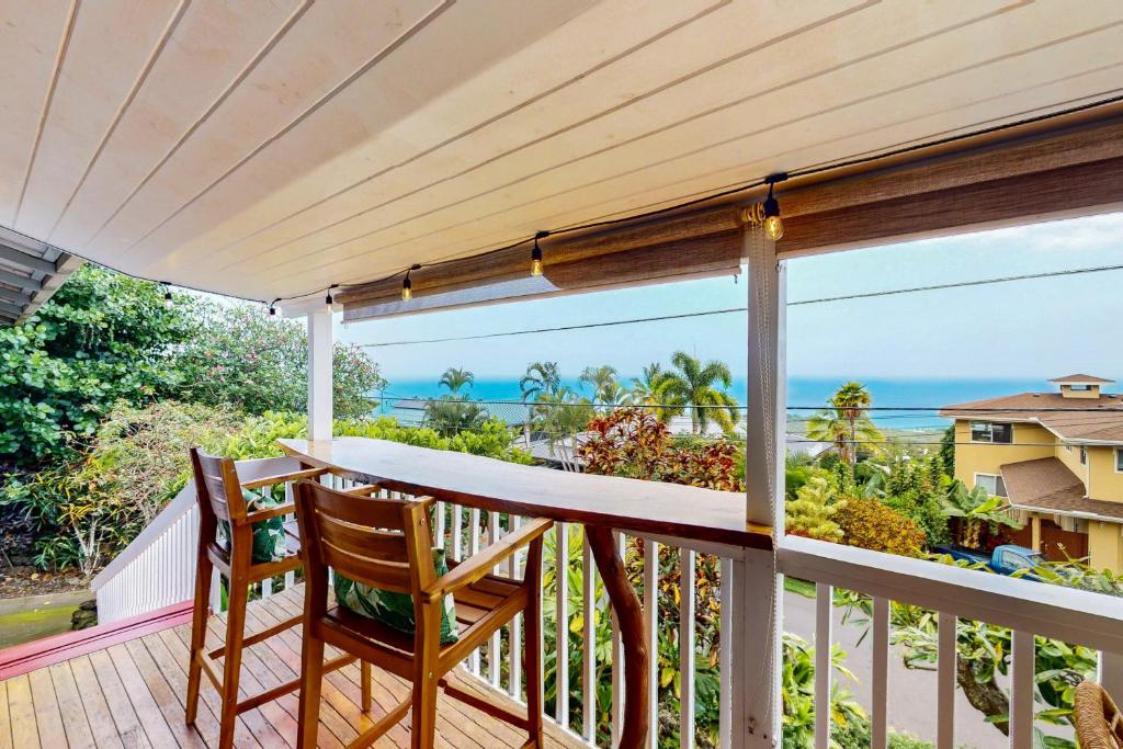 Pualani Island Getaway - Main House & Ohana- 30-night minimum, Kailua ...