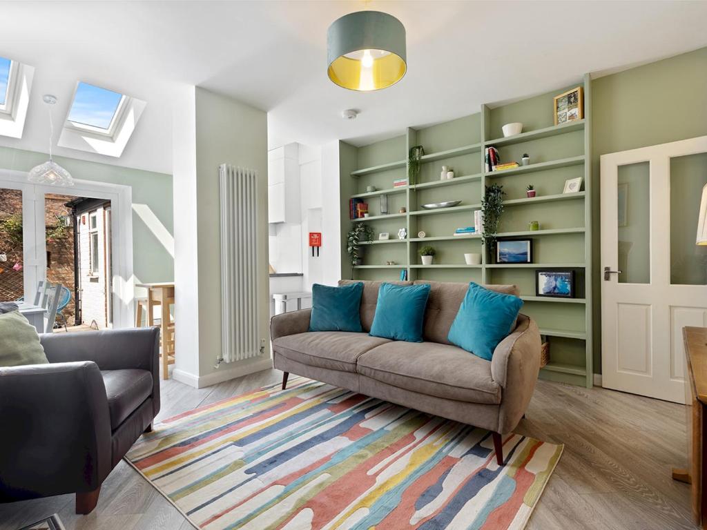 Pass the Keys Stunning 3-bed Retreat in the Heart of York, York ...