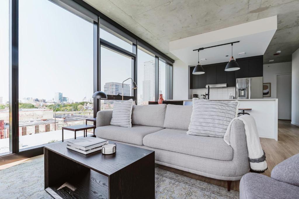 Blueground West Loop rooftop spa pool gym CHI-1096, Chicago (giá cập ...