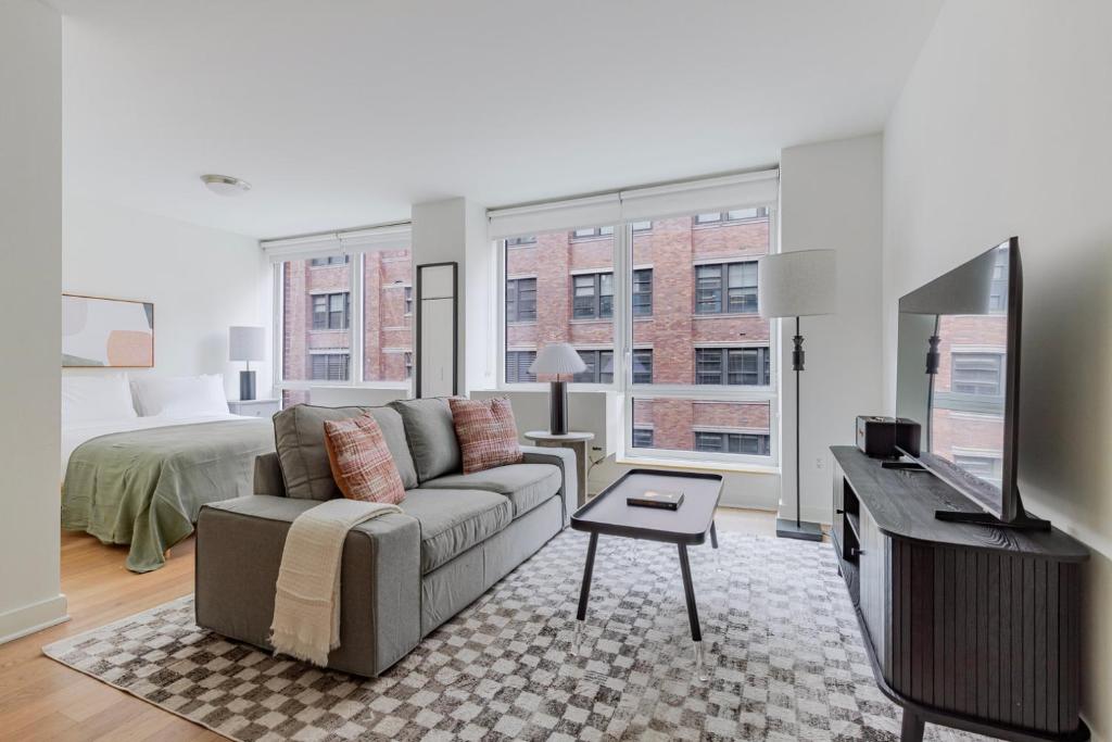 Blueground Chelsea rooftop nr High Line NYC-1801, New York (updated ...