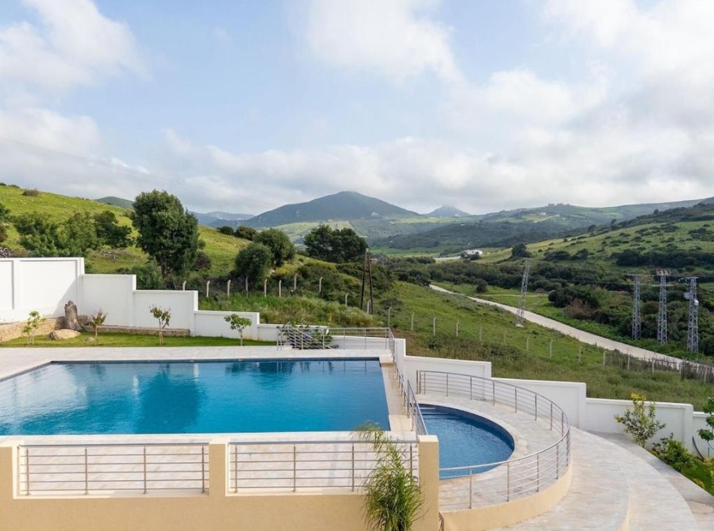 Good Life Top House Btw Sea & Montain, Taoutiet el Bioute (precios ...