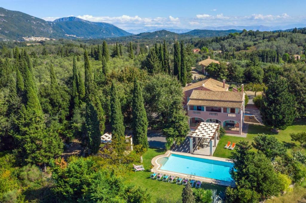 Villa Victor by Villa Plus, Gardeládes (updated prices 2026)