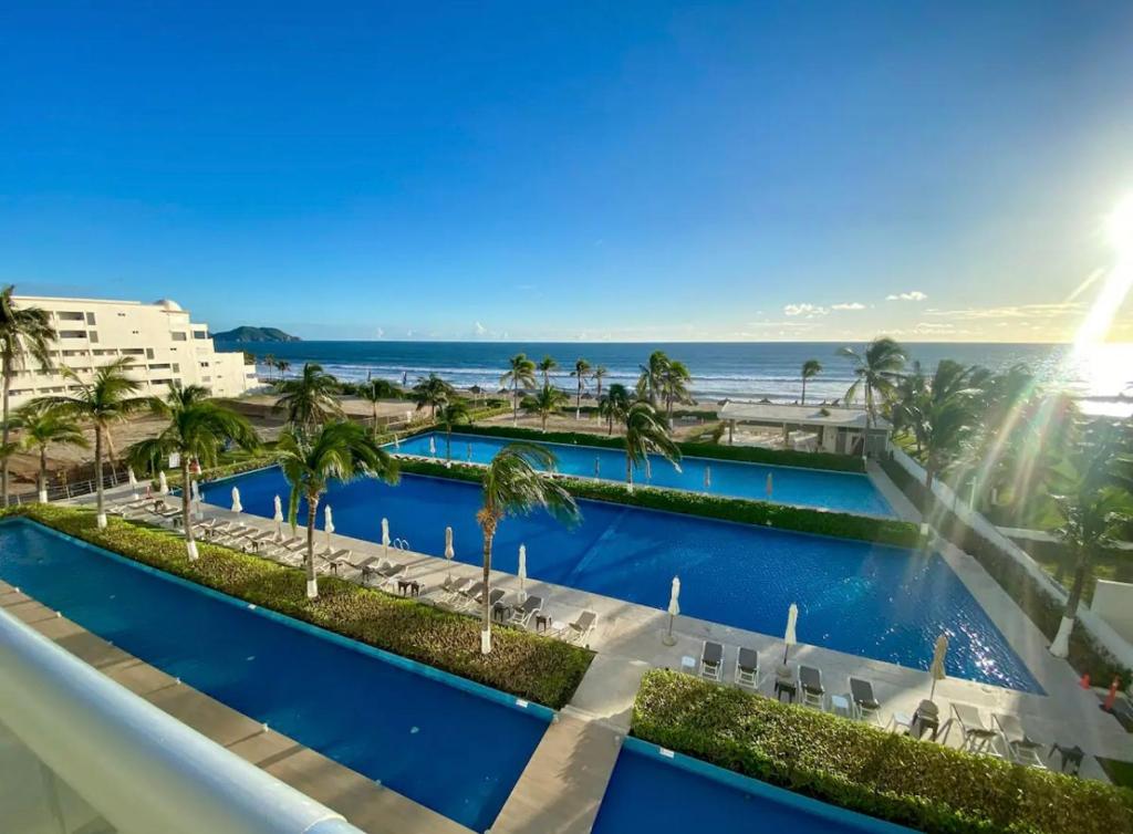 Peninsula Tower 4 bedrooms beachfront sea view, Mazatlán (aktualisierte ...