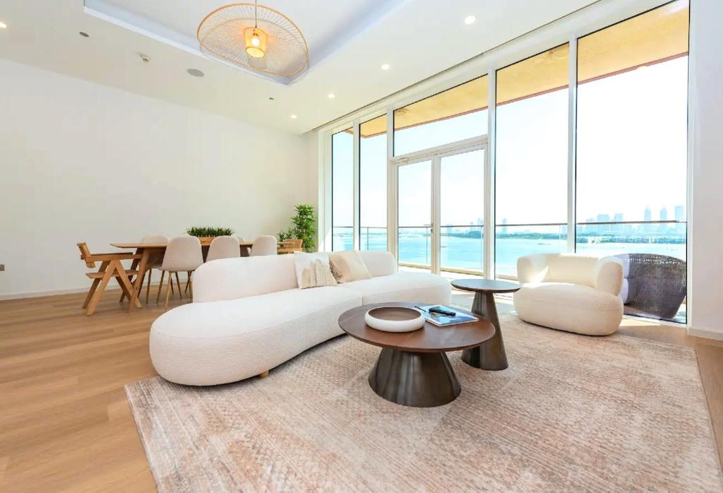 Tiara Residence, The Palm - Elegant 1BR with Full Sea View, Dubai ...