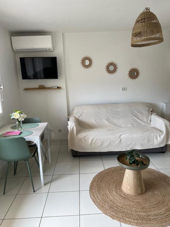 Beau Studio, Bormes-les-Mimosas (updated prices 2026)