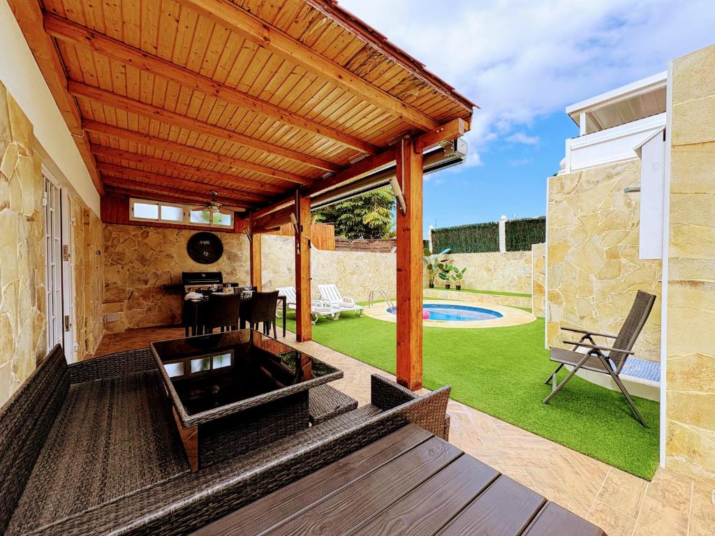 Villa Valeria by Wave Properties, Mogán (updated prices 2025)