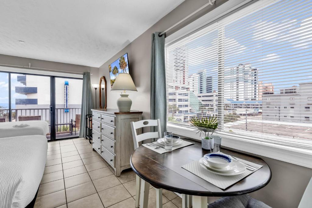 The Beachside Dacha - Lock-Out 2 Bedroom Ocean View Condo, Myrtle Beach ...