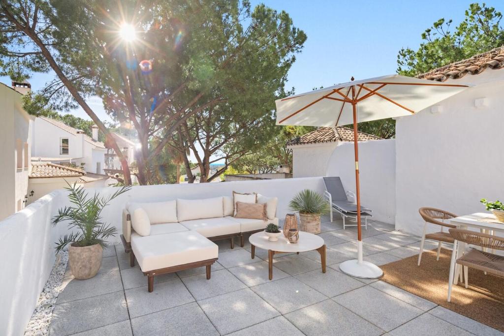 PH with Rooftop Terrace views Aloha Golf RDR489, Marbella (updated ...